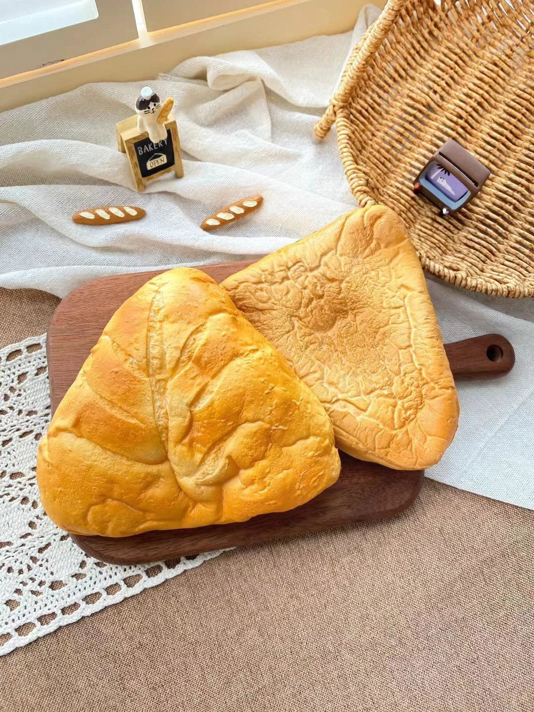 Leaf Bread Squishy – taketherare
